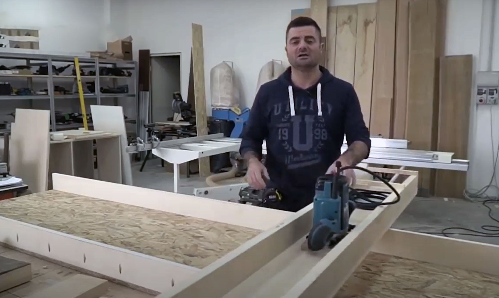 How to flatten wood with a router [Complete guide for beginner]